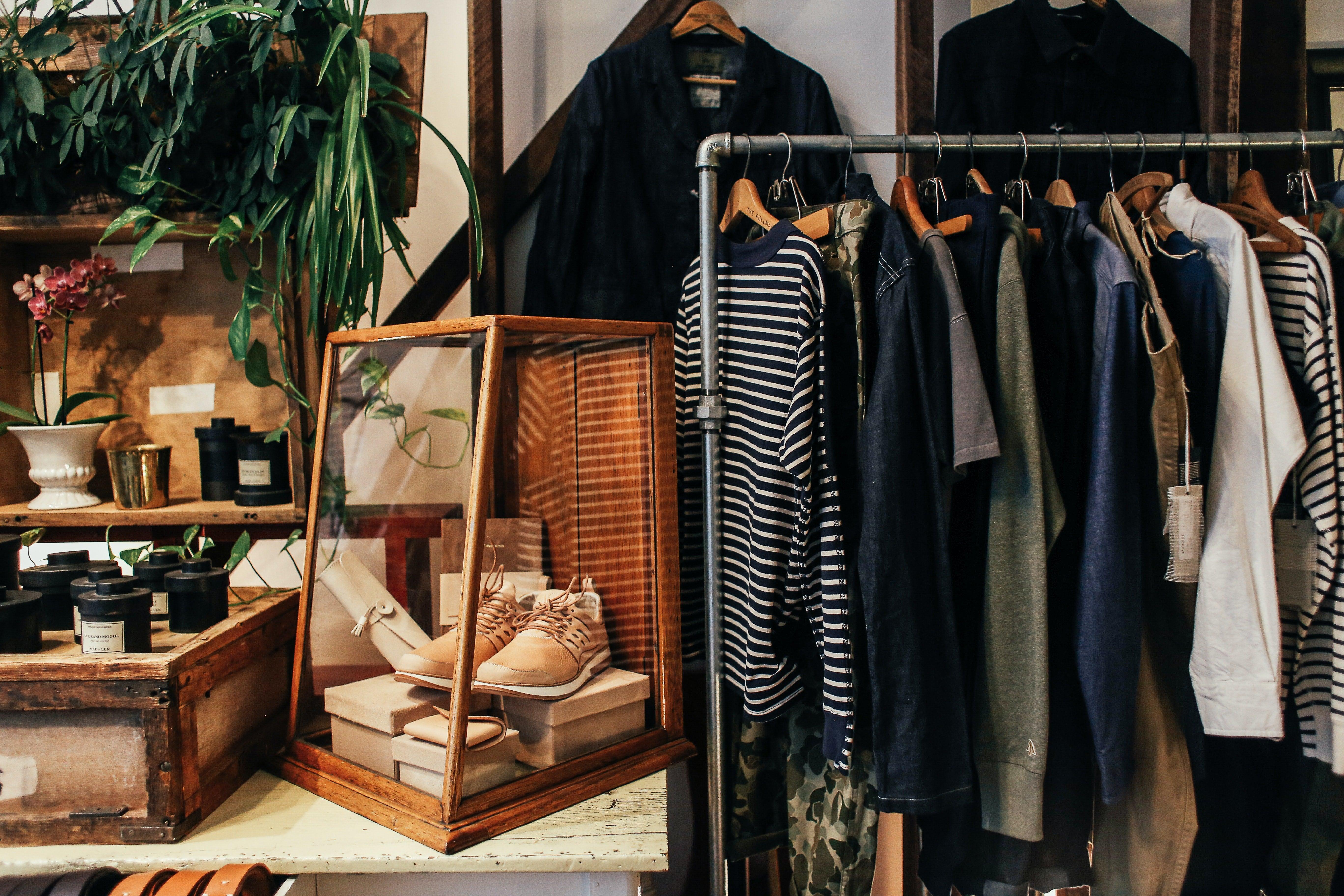 10 reasons why shopping local is important